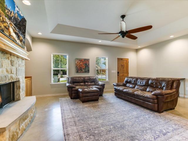 705 Woodland Park Dr