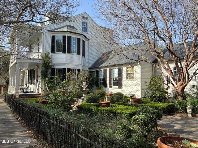 705 Washington Street