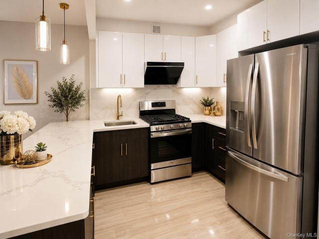 7065 Queens Boulevard 8J