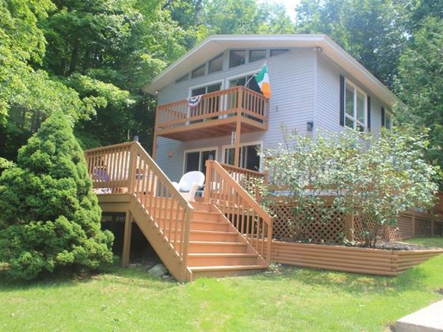 7066 Crystal Shores Dr, Bellaire, MI 49615