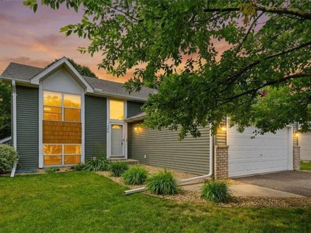 7066 th St W, Apple Valley, MN 55124
