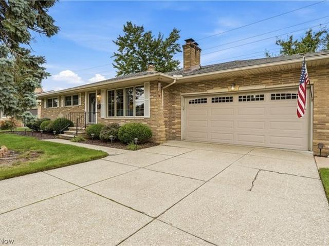 7068 Middlebrook Blvd, Middleburg Heights, OH 44130