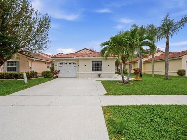 7069 Burgess Dr, Lake Worth, FL 33467
