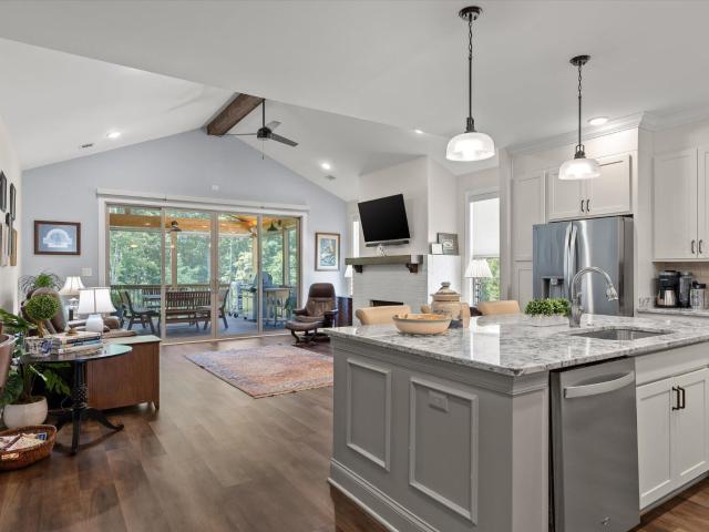 7061 Mercedes Lane