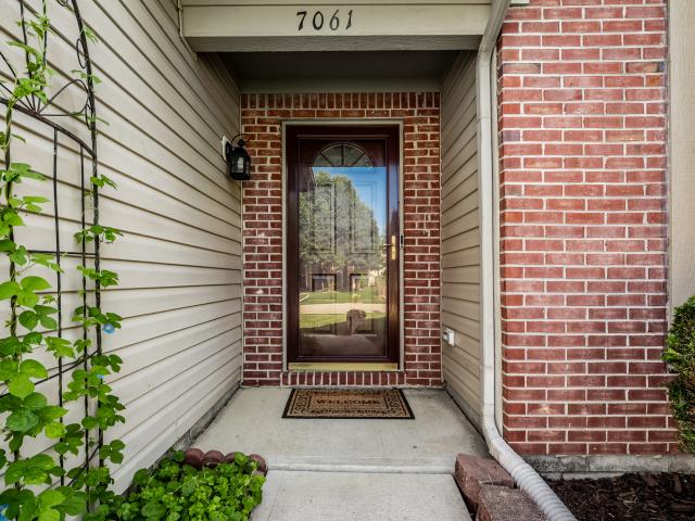 7061 N Lyndhurst Crossing
