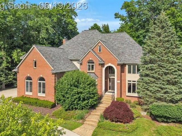 7061 Trailway Ct, West Bloomfield Township, MI 48322