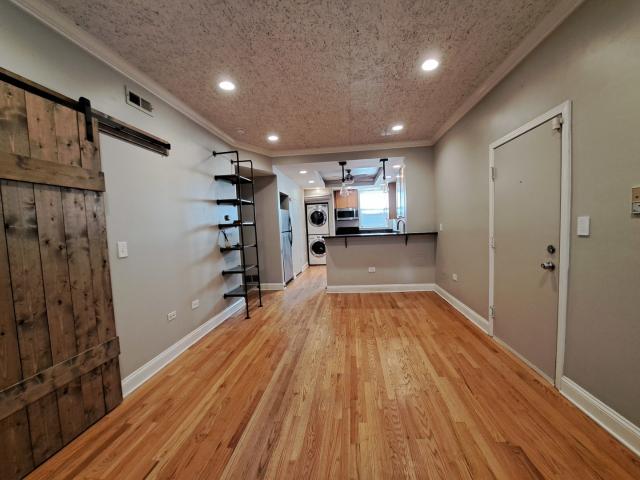 7062 N Wolcott Avenue # G