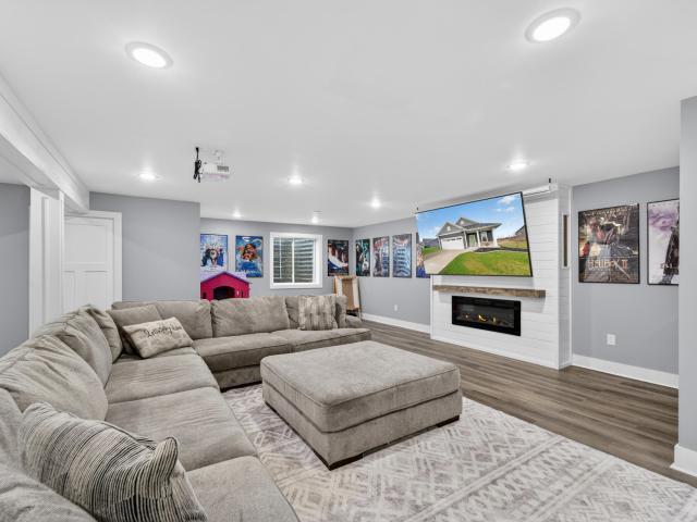 7062 Creekside Ct