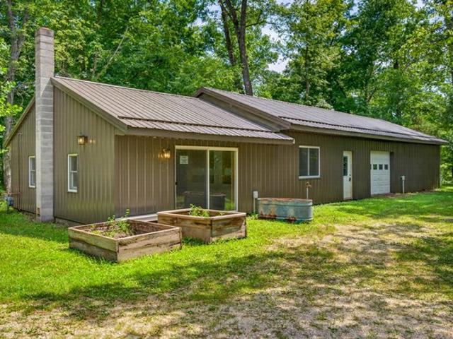 7062 State Road 46 E, Nashville, IN 47448