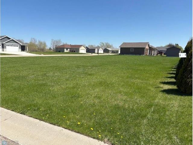 706 10th St NW, Frazee, MN 56544