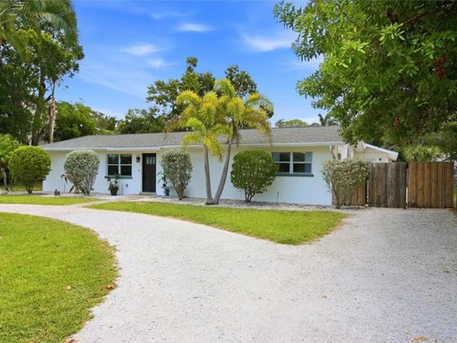 706 18th Avenue Dr W, Palmetto, FL 34221