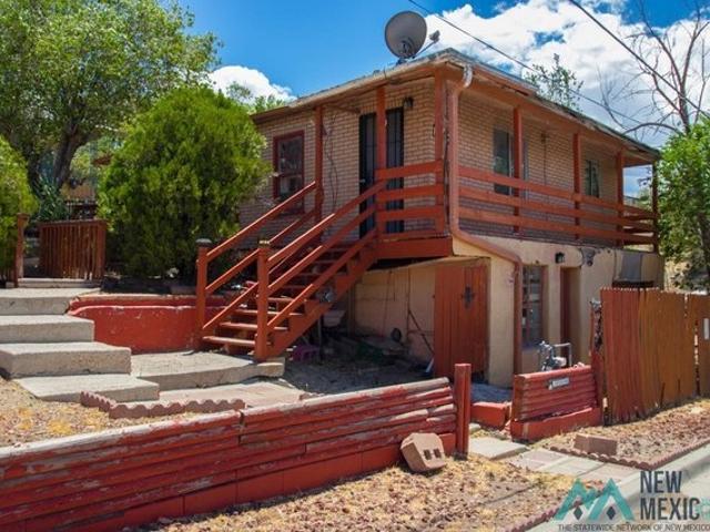 706 1st St, Gallup, NM 87301