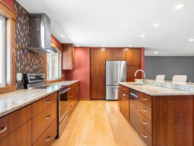 706 23rd St SW, Austin, MN 55912