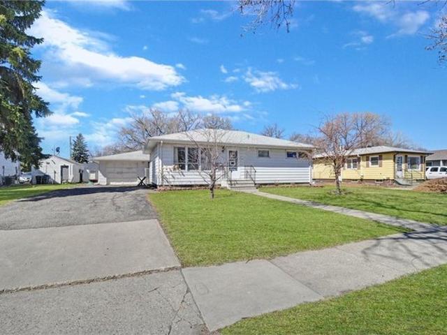 706 26th St N, Fargo, ND 58102