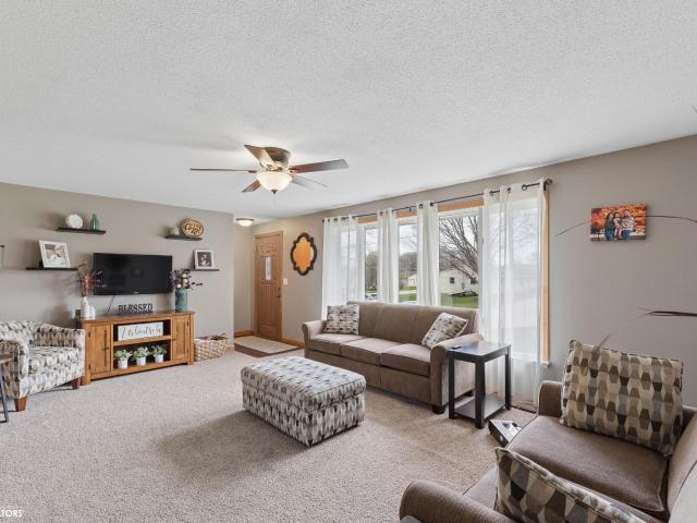 706 6th Street SE