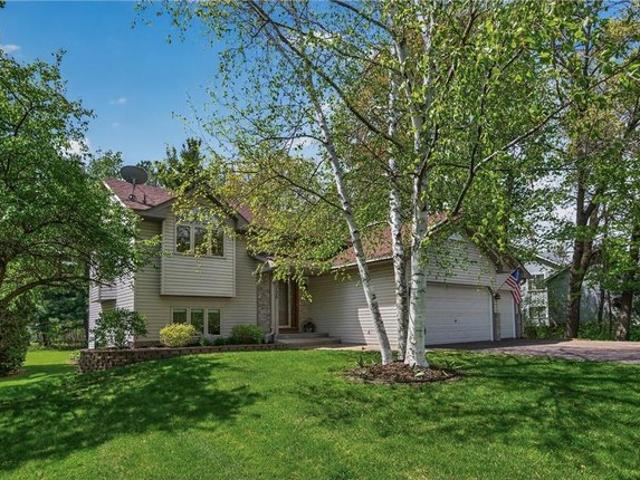 706 79th St W, Lino Lakes, MN 55014