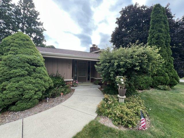 706 Anton Rd, Hartland, WI 53029