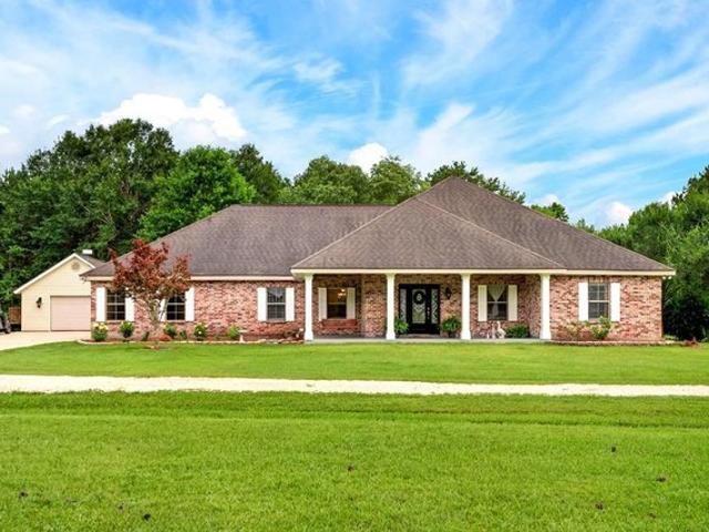 706 Anchor Lake Rd, Carriere, MS 39426