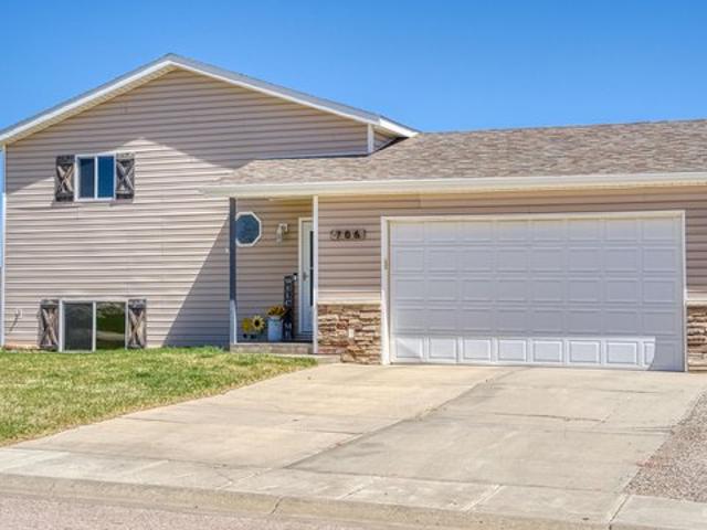 706 Astoria Ave, Gillette, WY 82716