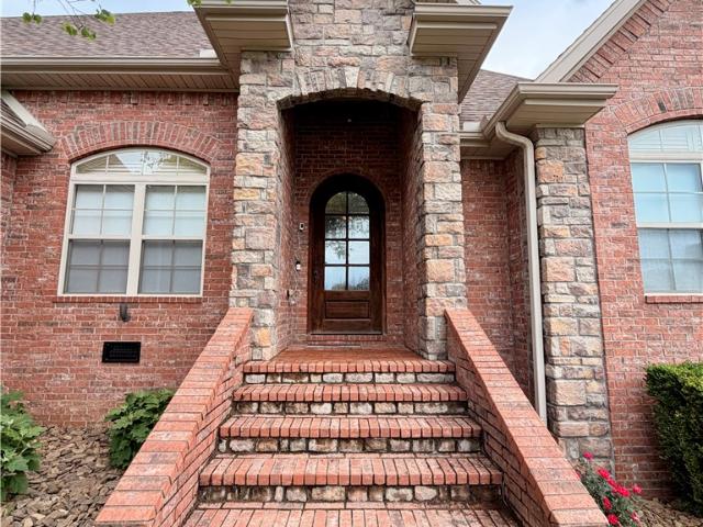 706 Gleneagle Lane
