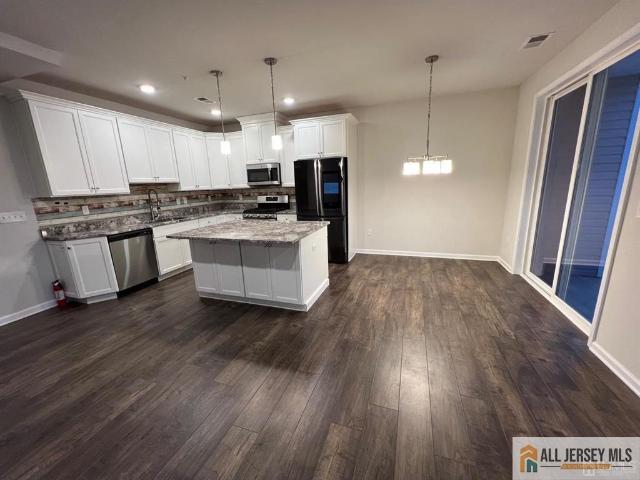 706 Greenland Square 706