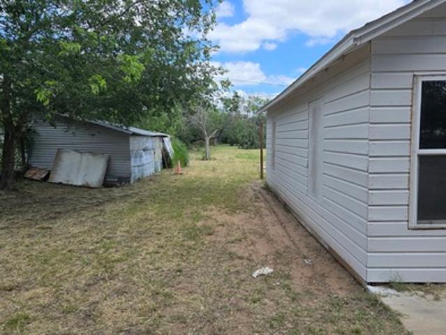 706 Devine Dr