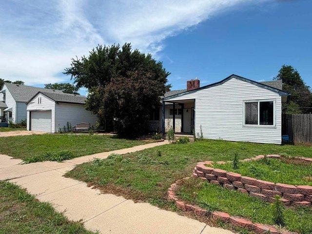 706 E 7th St, Kinsley, KS 67547