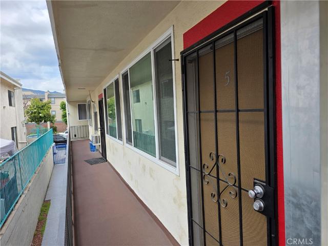 706 E Harvard 5