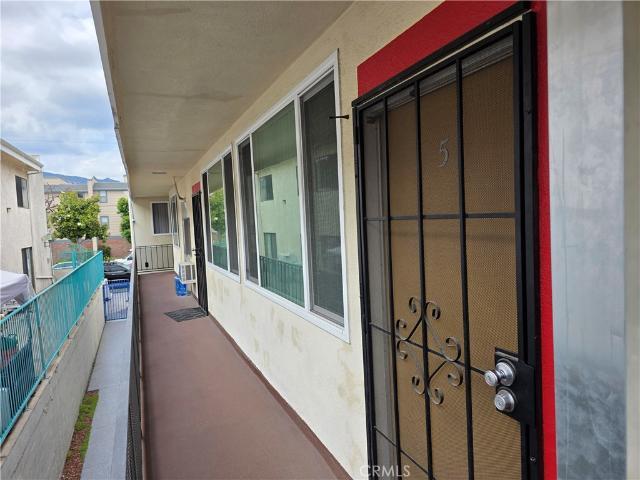 706 E Harvard 5