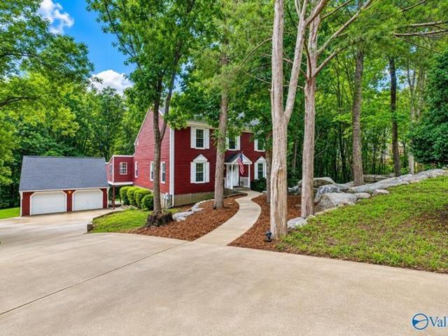 706 Forrest Heights Dr SE, Huntsville, AL 35802