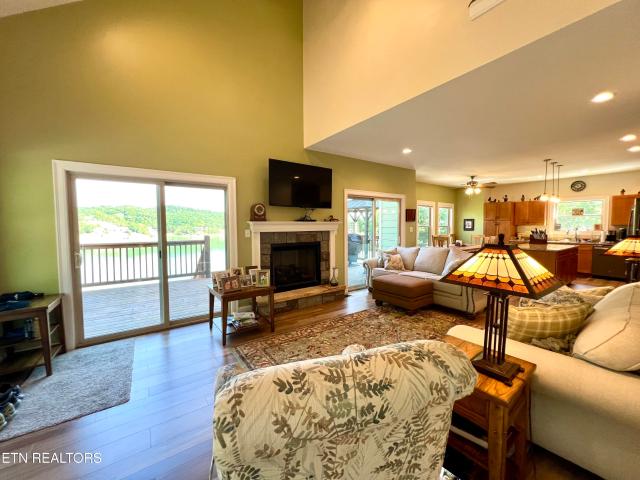 706 Fairgarden Circle