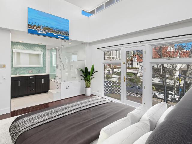 706 Kettner Blvd