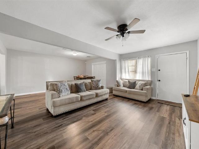706 Horseshoe Drive