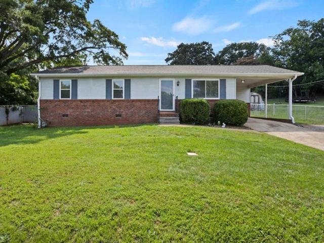 706 Harvey Rd, Greer, SC 29651