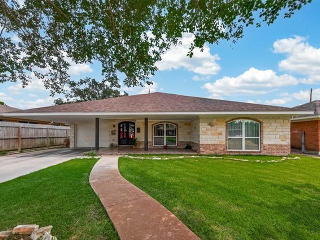 706 Heron Ln, Pasadena, TX 77502