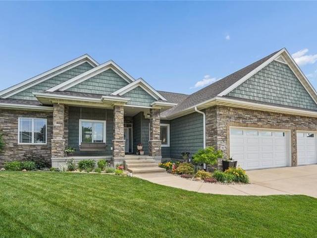 706 Jefferson Dr, Center Point, IA 52213