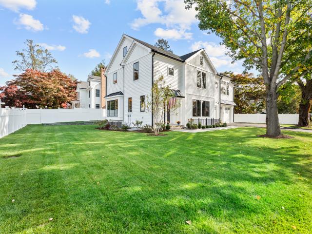 706 Judd St, Fairfield, CT 06824 | MLS #24158 | Compass