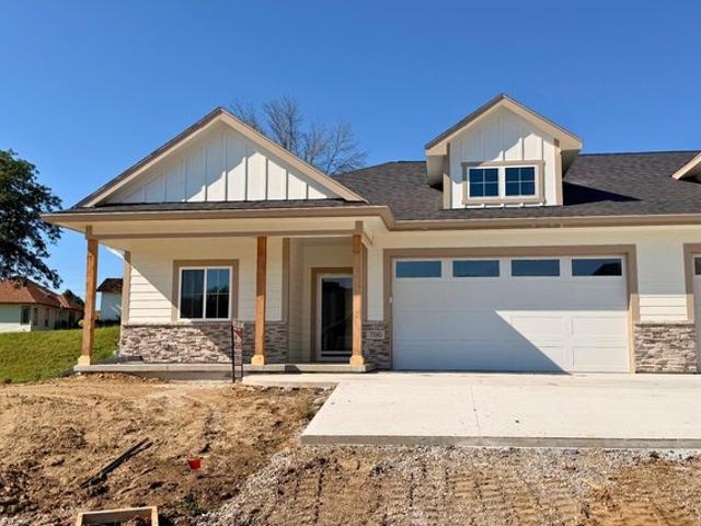 706 Oak Ridge Dr, Glenwood, IA 51534