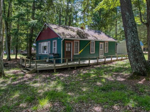706 Laurel Ln, Three Lakes, WI 54562