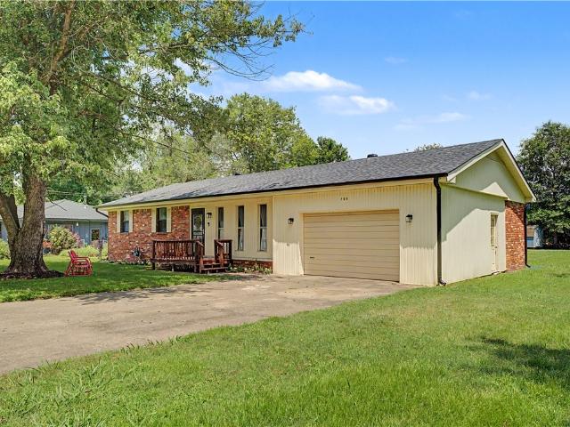 706 Lake Sequoyah Drive