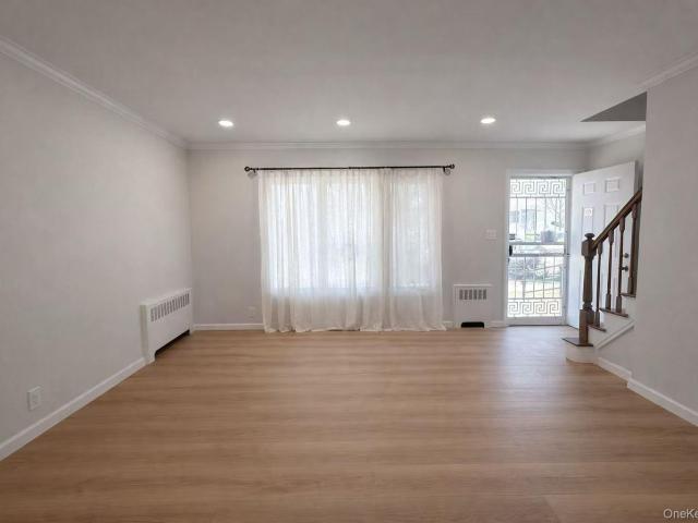 706 Leggett Place
