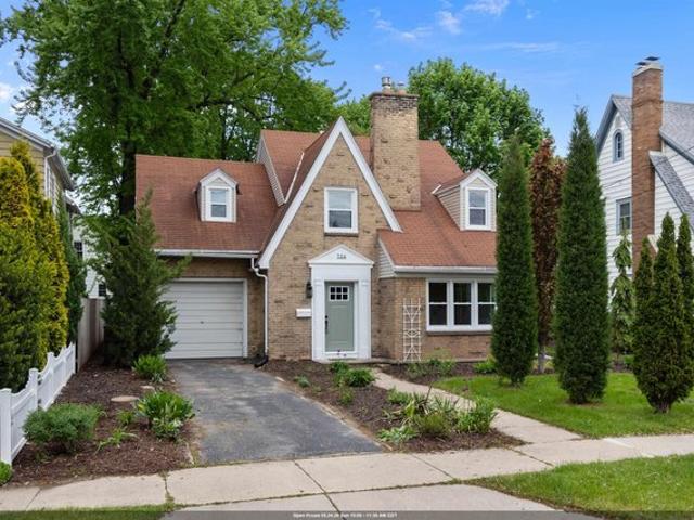 706 Lincoln St, Neenah, WI 54956