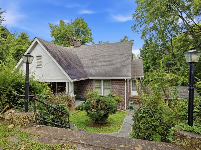 706 Mount Vernon Circle