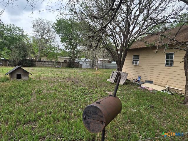 706 Mathew, Yoakum, TX 77995 | MLS #612408