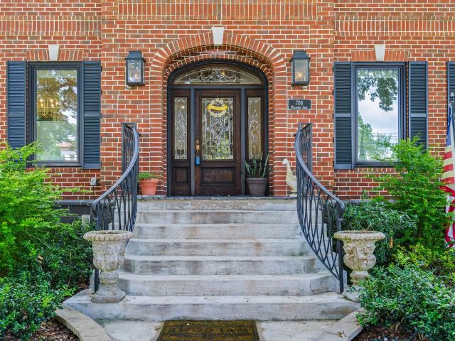 706 Mulberry Lane
