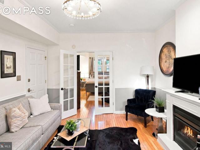 706 N Columbus St, Alexandria, VA