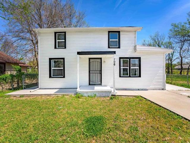 706 N Piatt Ave, Wichita, KS 67214