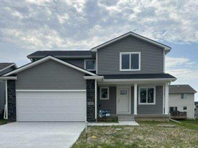 706 NE Oak Ridge Dr, Ankeny, IA 50021