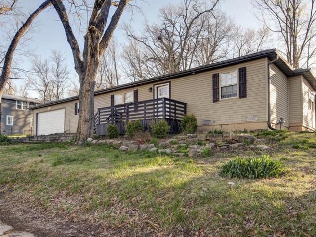 706 S 6th St, Ozark, MO 65721
