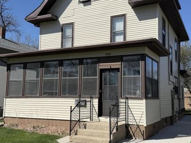 706 S 9th St, Aberdeen, SD 57401